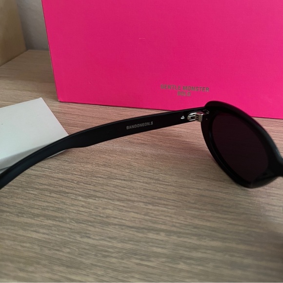 GENTLE MONSTER | Accessories | Gentle Monster Bandoneons Black Bold ...